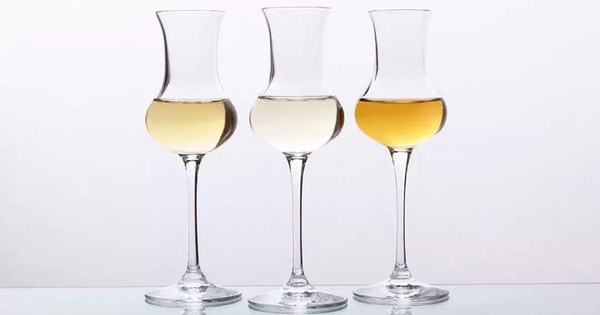 意大利的白酒：Grappa格拉帕果渣白兰地 - 苏州苏马贸易有限公司